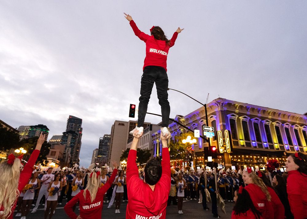 DIRECTV Holiday Bowl at Petco Park | Snapdragon Bowl Bash